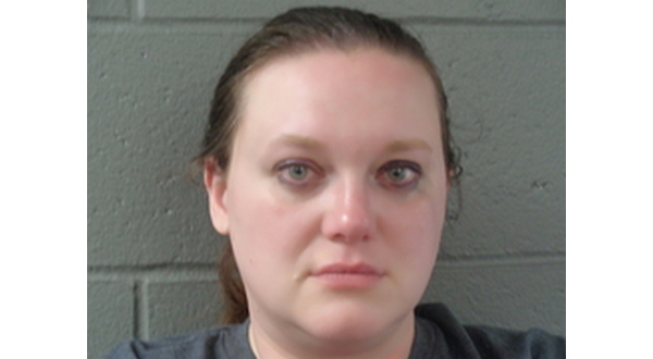 Mother arrested for leaving 2-year-old alone at home while she worked ...