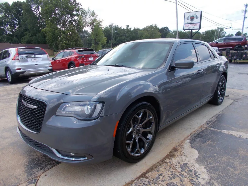 2017 Chrysler 300 S | KTLO