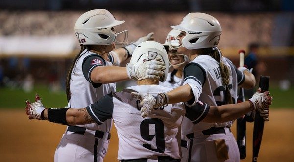 No. 10 Arkansas softball team improves to 13-0 with victory over Loyola ...