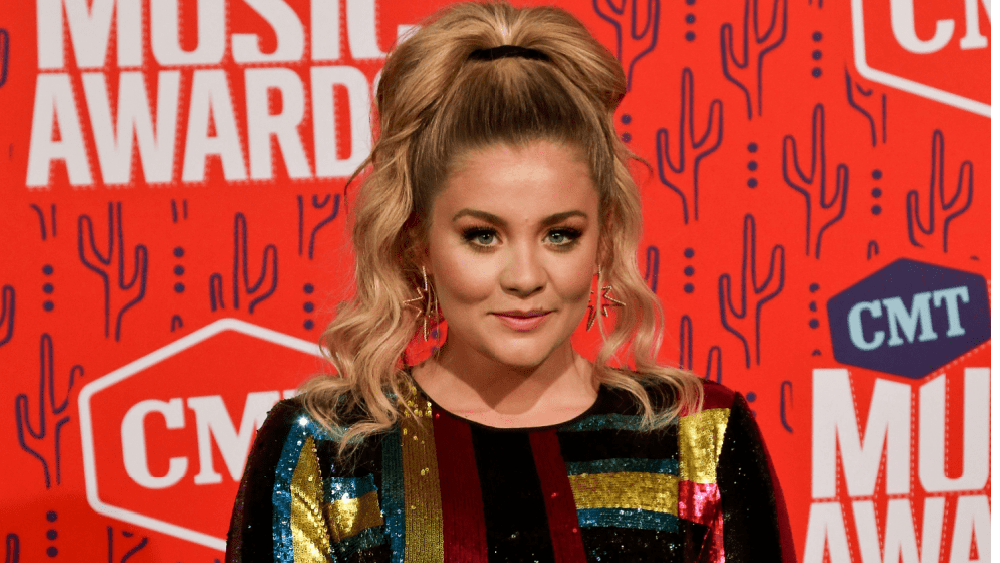 Lauren Alaina and Lainey Wilson team up for 'Thicc As Thieves' | 106.5 ...