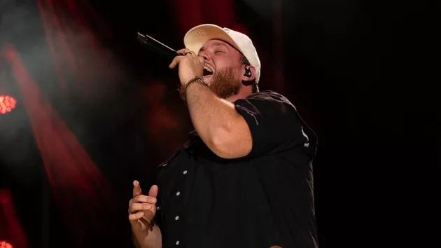 Luke Combs + 'Twisters' cast shotgun beer onstage | Froggy 92.9