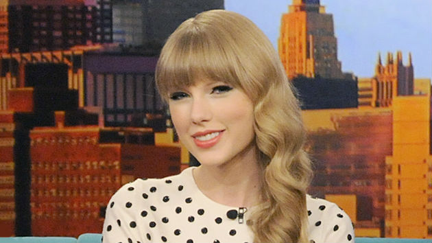 Taylor Swift Breaks Her Political Silence Endorses Democrats In