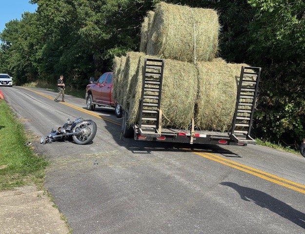 Grayson Co. motorcyclist airlifted after crashing into trailer hauling ...
