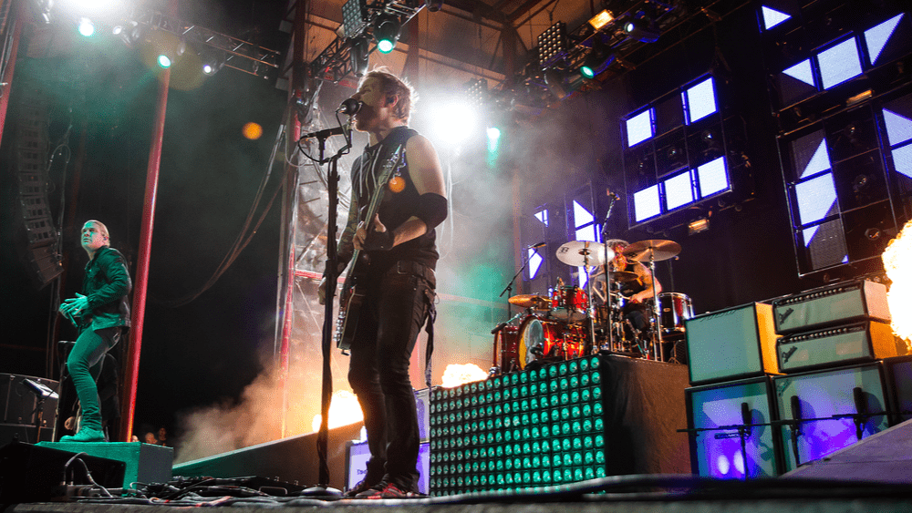 Shinedown's New Track "Atlas Falls" Raises Money For COVID-19 Relief ...