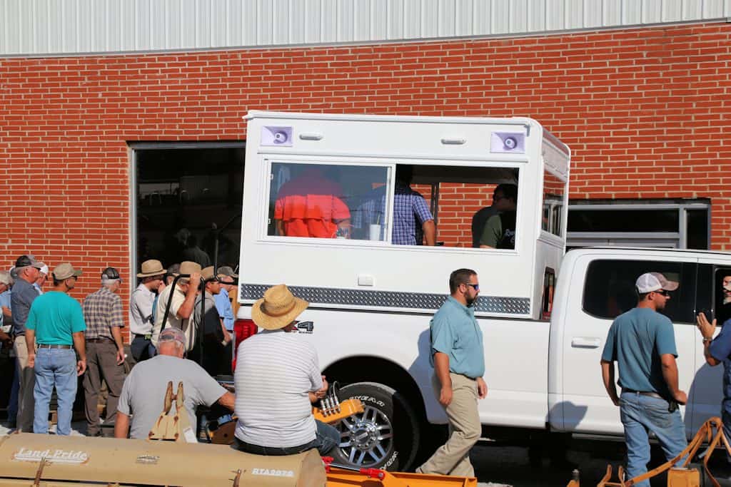 Photos – 2018 Roeder Summer Auction | WKDZ Radio