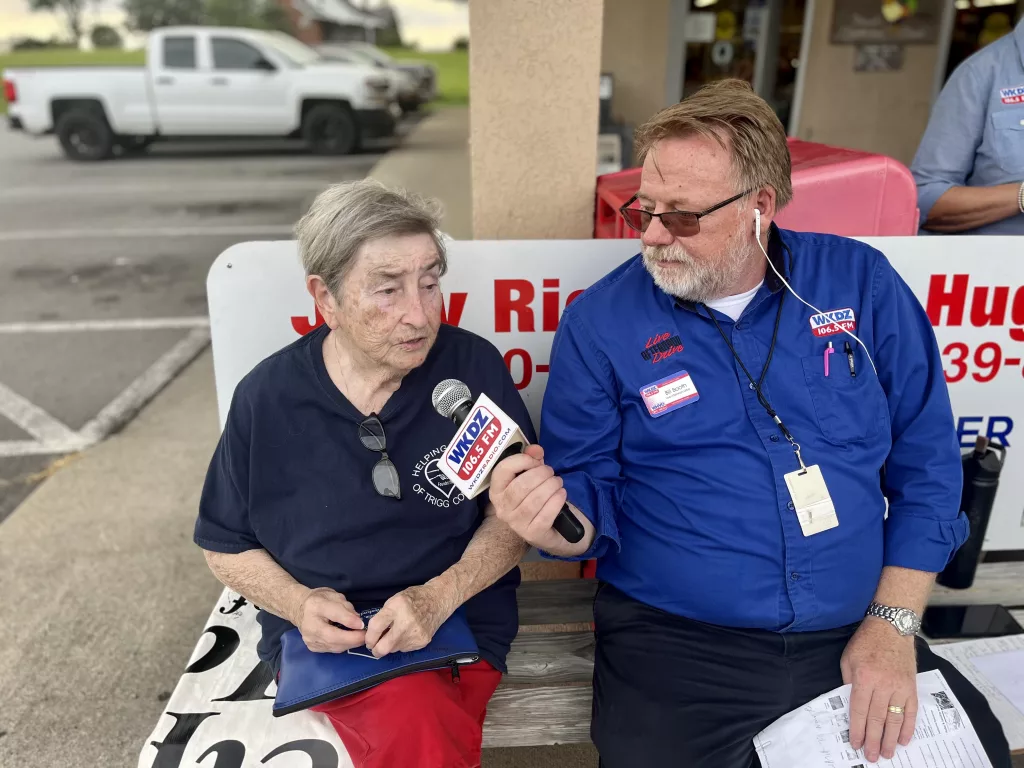 Helping Hands Back-to-School Drive: photos by Nolia Williams | WKDZ Radio