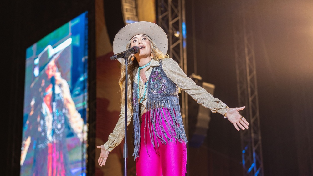 Lainey Wilson invited by Reba McEntire to join Grand Ole Opry | W 105 ...