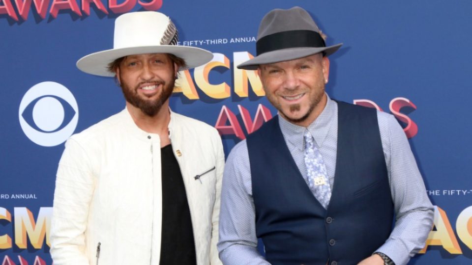 Locash Release New Single 'Feels Like A Party' | 100.7 KGMO